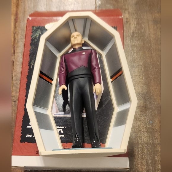 Hallmark | Holiday | Nib 995 Star Trek Holiday Ornament | Poshmark